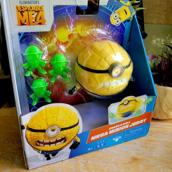 Universal | Toys | Despicable Me 4 Mega Minion Jerry Action Figure ...